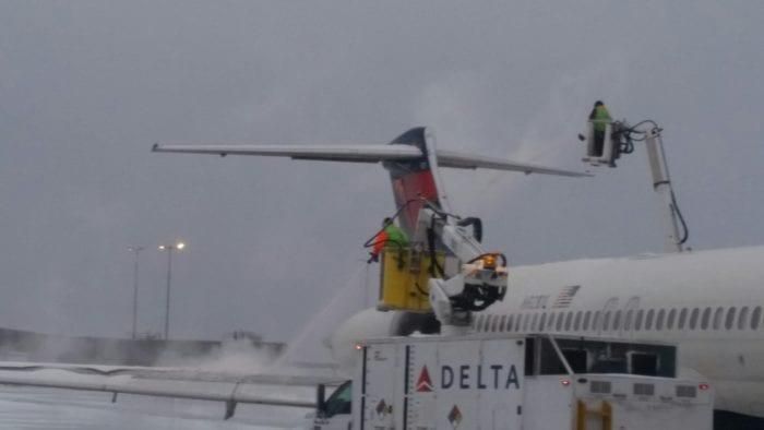 Delta Employees To Sleep In Spare Widebody Aircraft During Winter Storms
