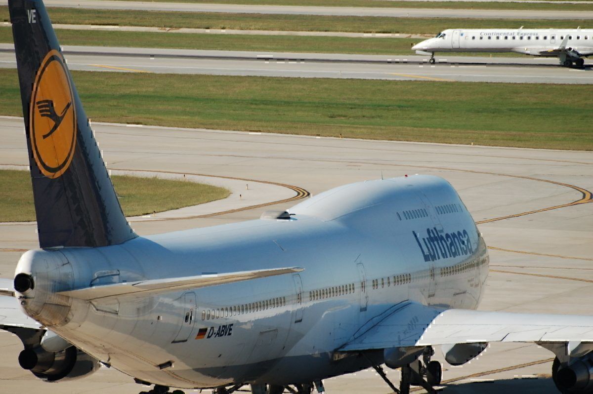 Lufthansa Crew Goes The Extra Mile To Include Deaf Passenger