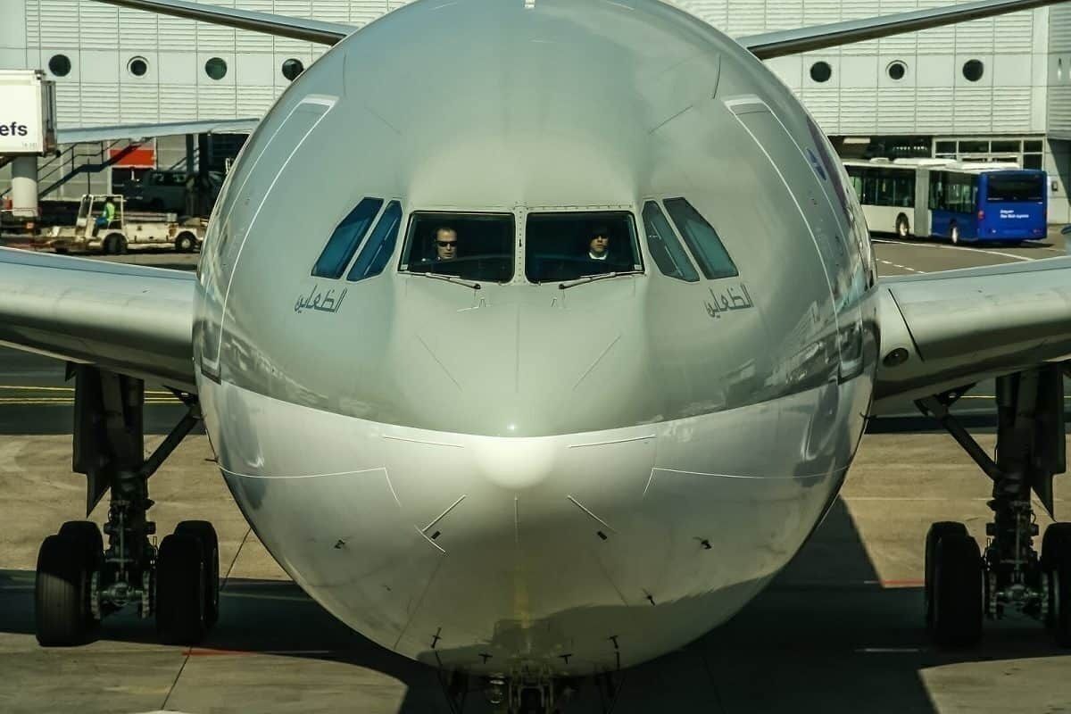 How Do Pilots Prepare For A Flight?