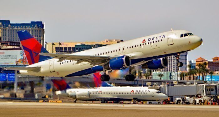 Delta Air Lines Airbus A320 Windshield Shattered Above Utah