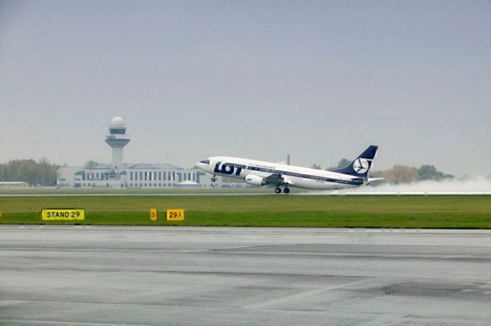 LOT Polish Airlines Announces June Domestic Flight Resumption