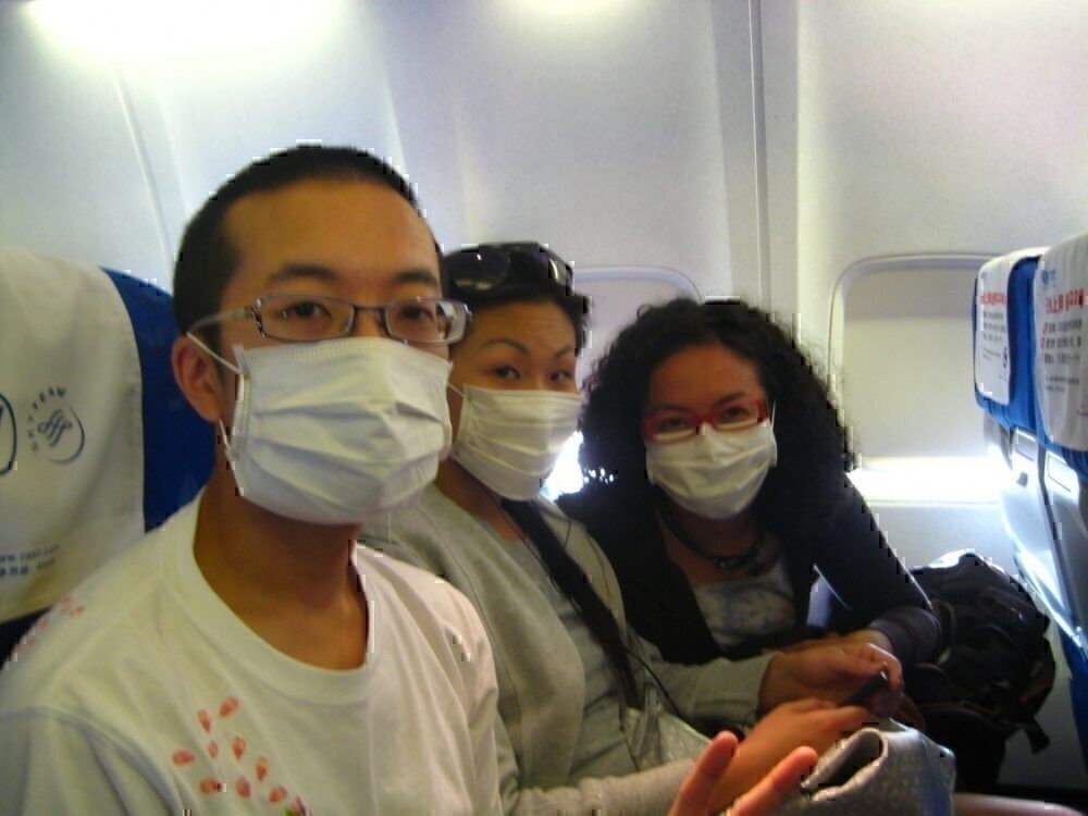 UK Airports Are Requiring Passengers To Wear Masks And Gloves