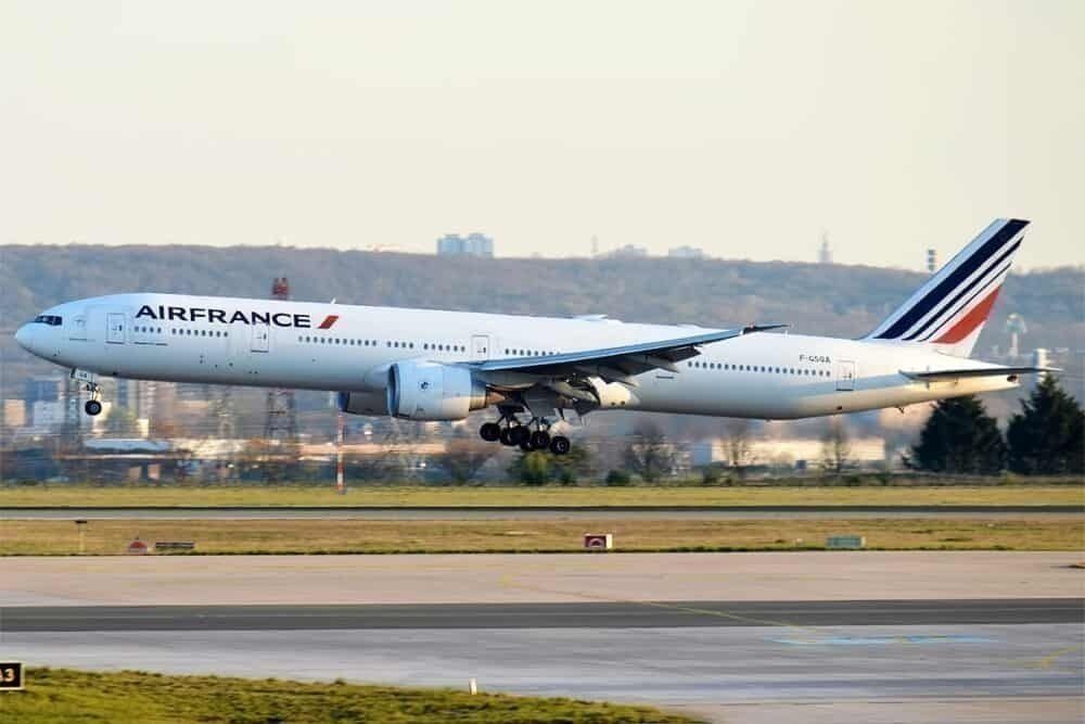 What Are The Oldest Boeing 777s In Service?