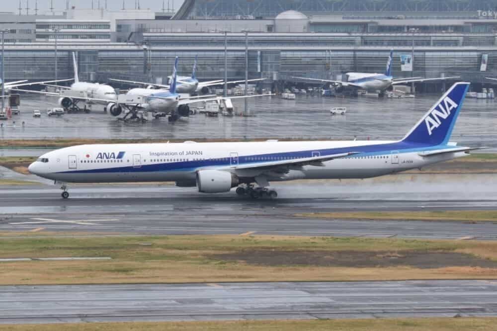 What Are The Oldest Boeing 777s In Service?
