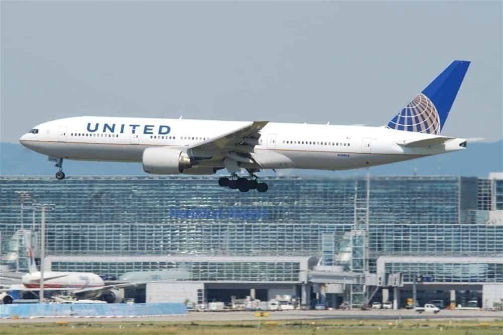 What Are The Oldest Boeing 777s In Service?