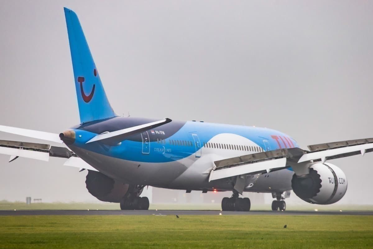 Oops: TUI Boeing 787 Damaged As Engine Collides With Jet Bridge