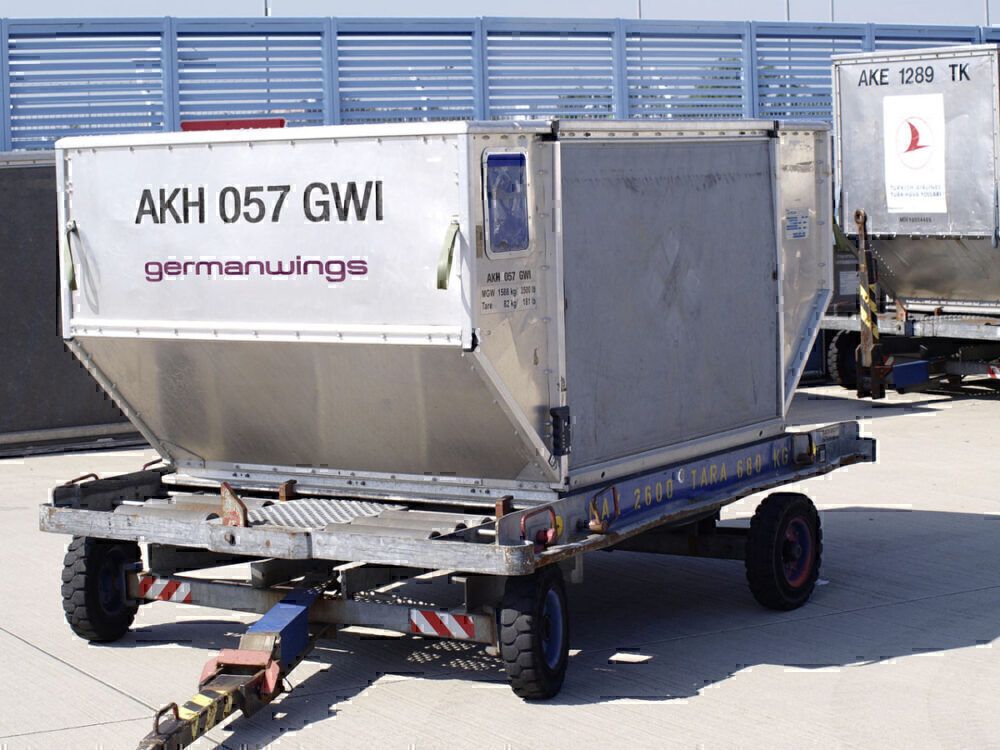 How Baggage Is Loaded Onto Aircraft