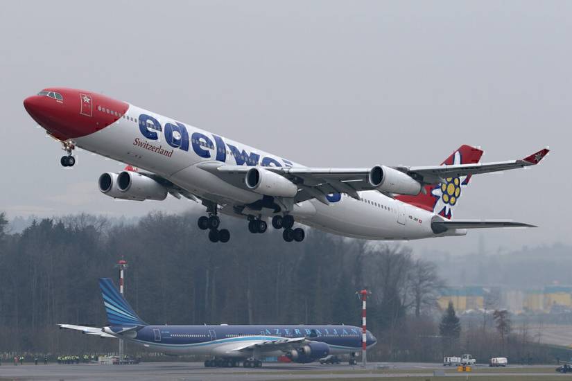 Why The Airbus A340 Has A Middle Landing Gear