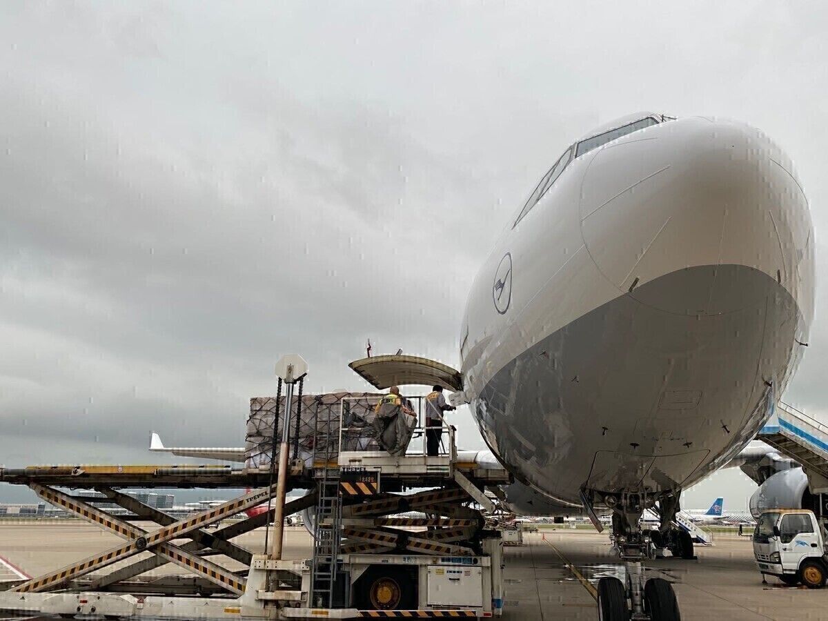 Lufthansa Launches Premium Shipping Option For COVID-19 Vaccine Lufthansa Launches Premium Shipping Option For COVID-19 Vaccine