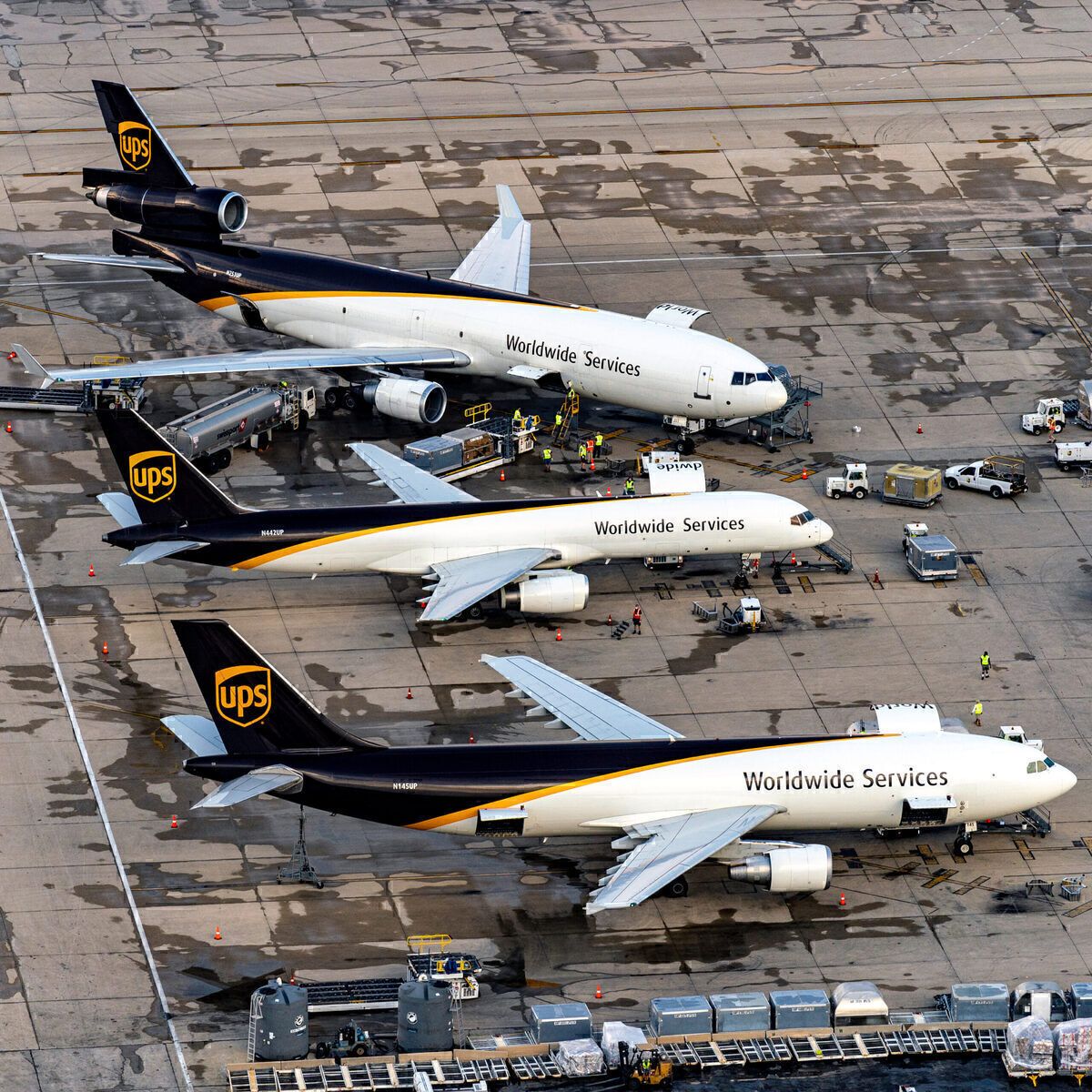 Cargo Carriers Say Passenger Airlines Vaccine Capacity Not Needed