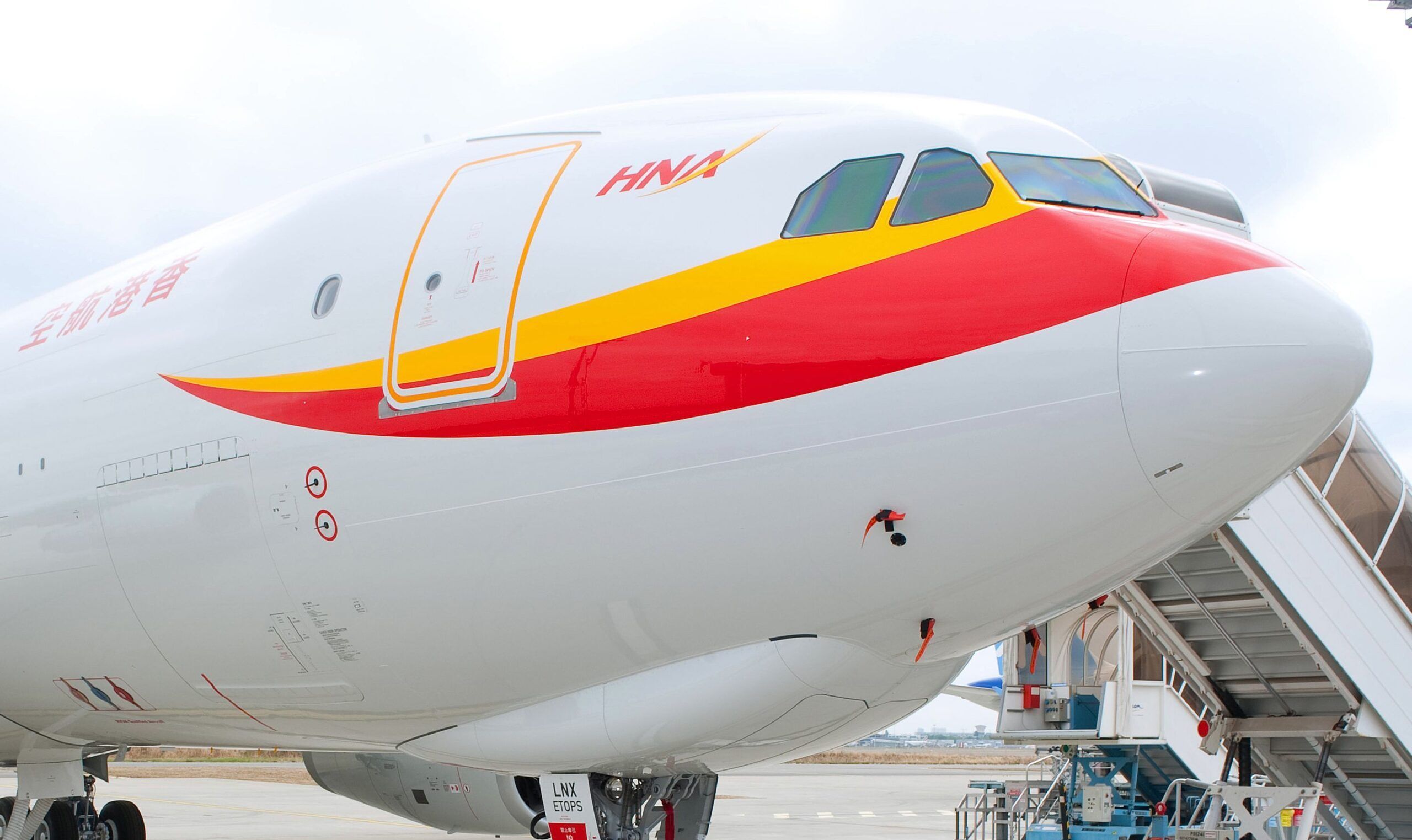 Why The Airbus A330-200 Freighter Has A Lump At The Nose Gear