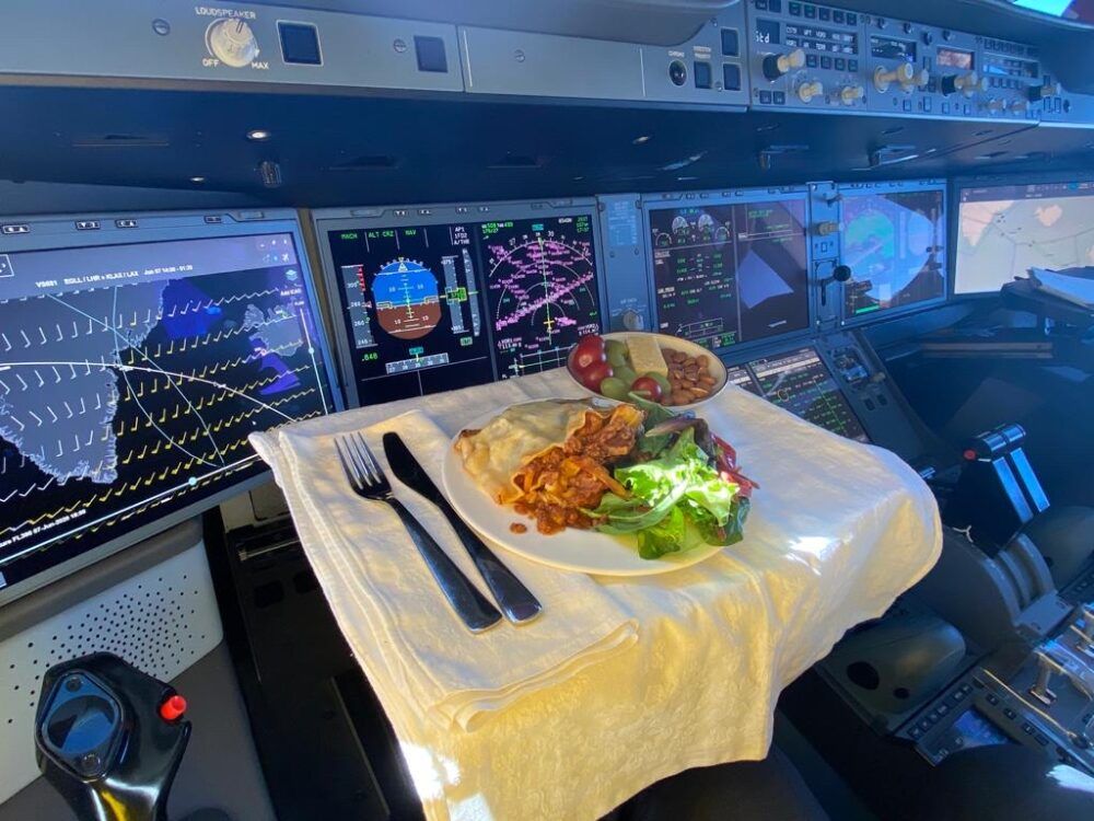 What Do Pilots Eat During A Flight?