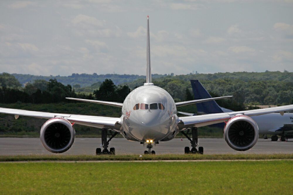 American Airlines 787 Diverted To Jamaica With Cracked Windshield