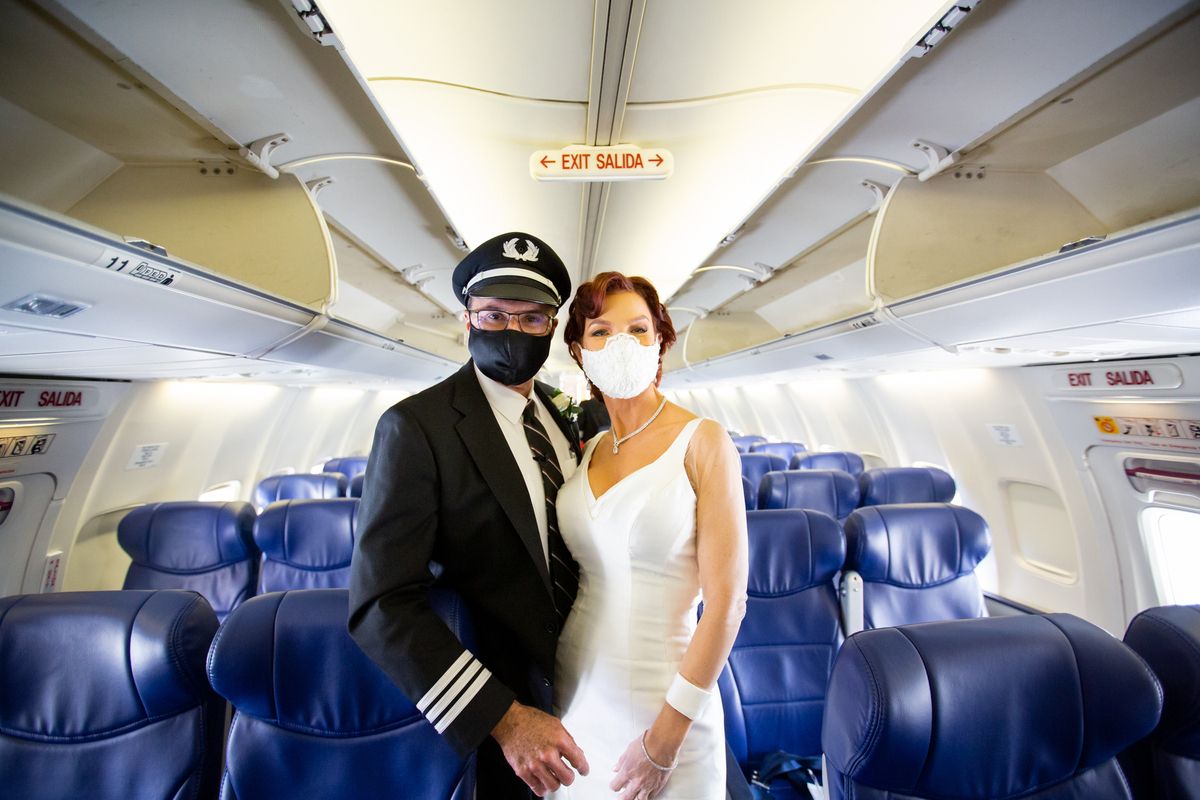 Southwest Airlines Pilot Marries At 33,000 Feet Above Utah