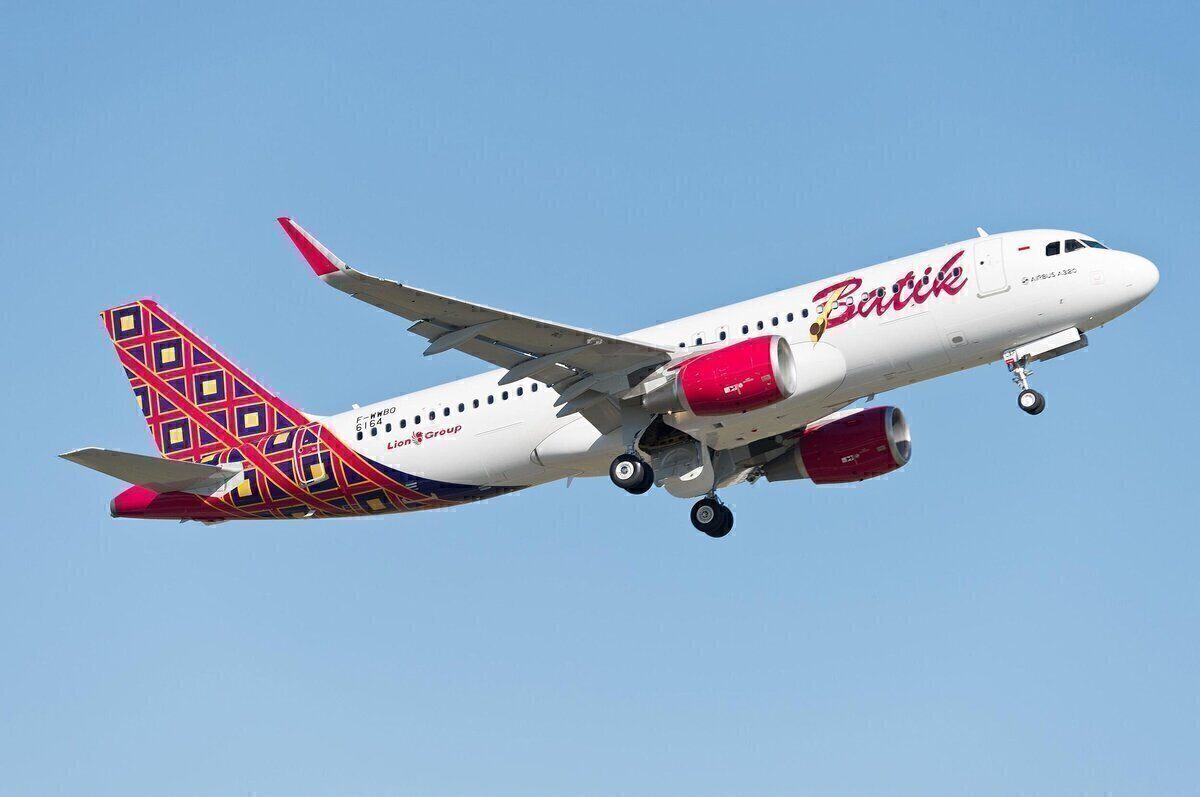 Batik Air Airbus A320 Lands With Nose Gear Turned 90 Degrees