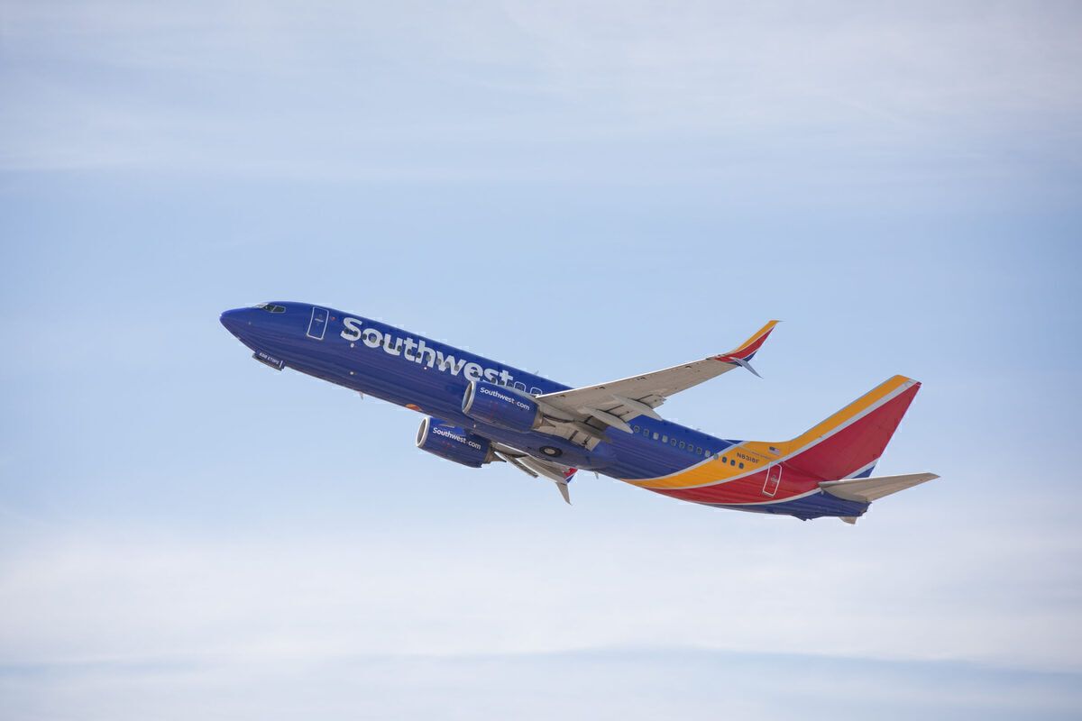 Southwest Inaugurates Flights From Houston-Bush And Santa Barbara