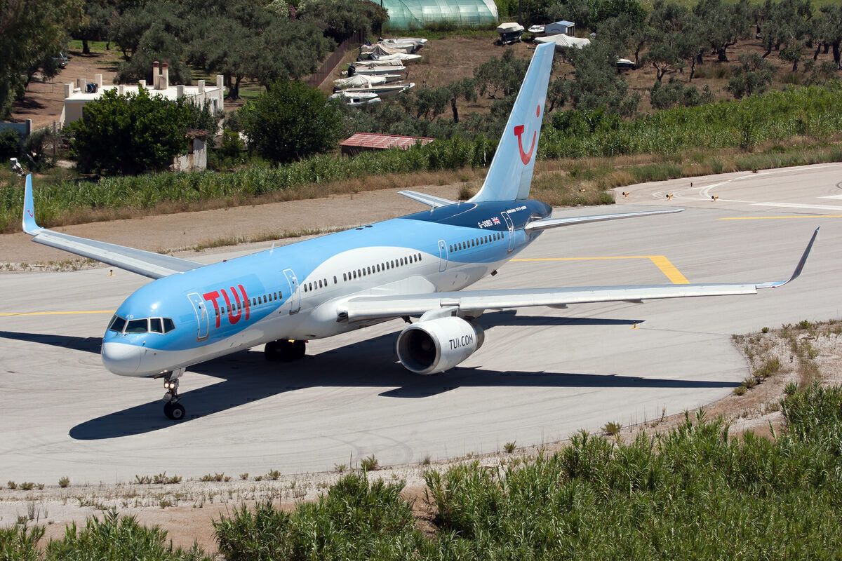 What Are Charter Airlines?