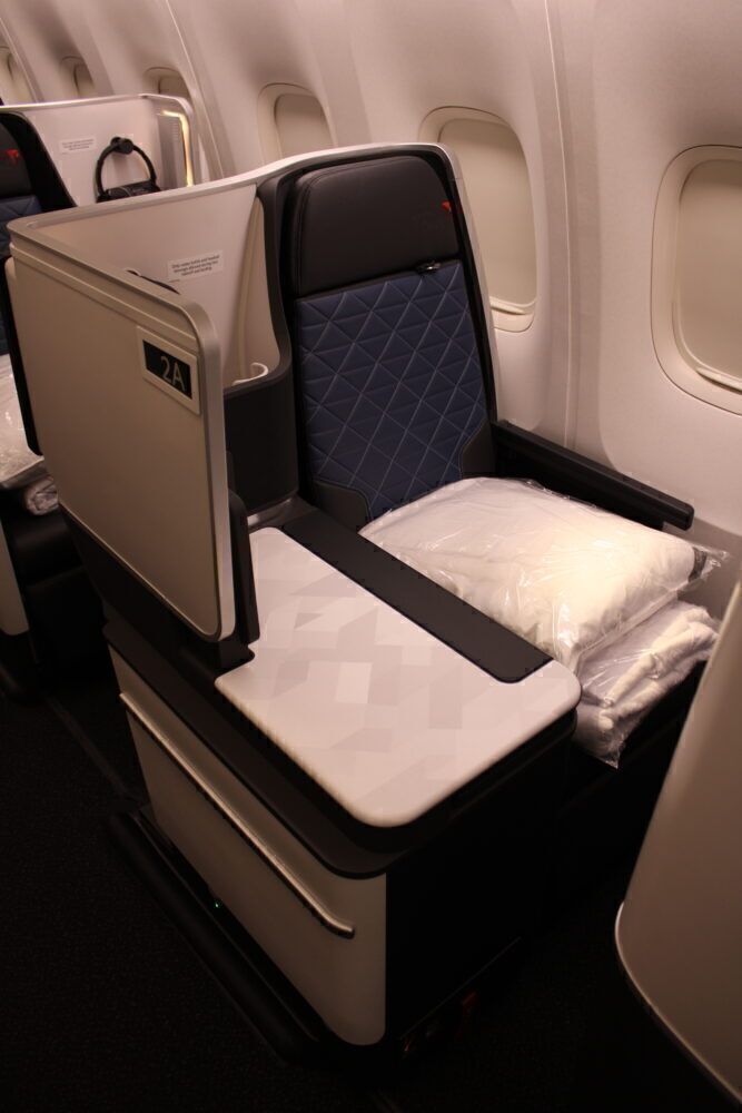 The Impressive Delta One Cabin On The Boeing 767-400ER