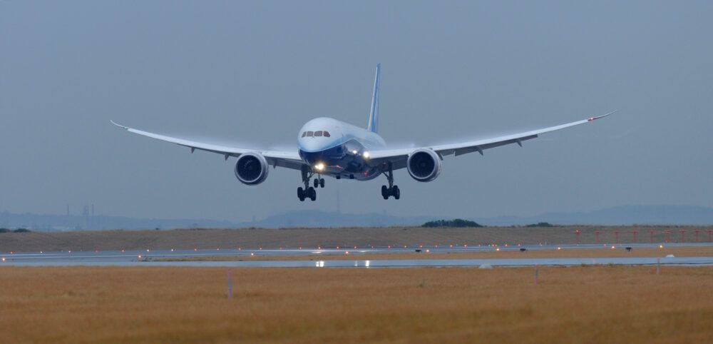 Why The Boeing 787 & Airbus A350 Are Built With Composite Materials