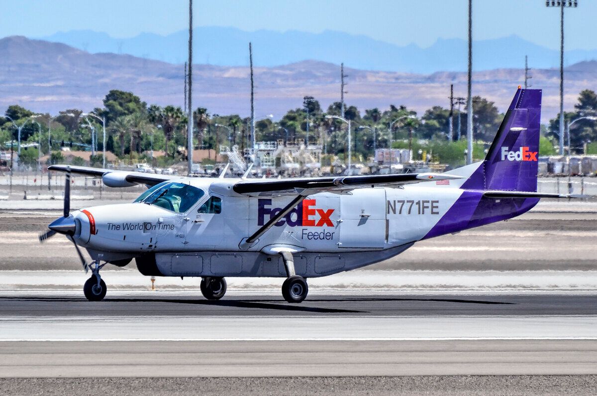 High Winds Throw FedEx Turboprop Into A Fence At Omaha