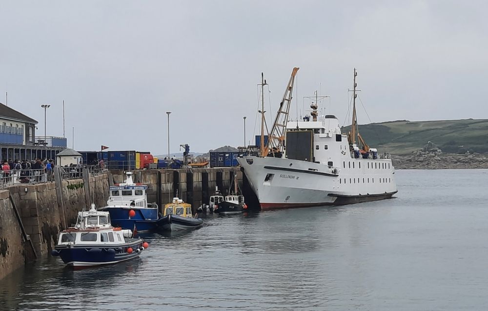 Review: Flying On A 40-Year-Old Isles Of Scilly Skybus Twin Otter
