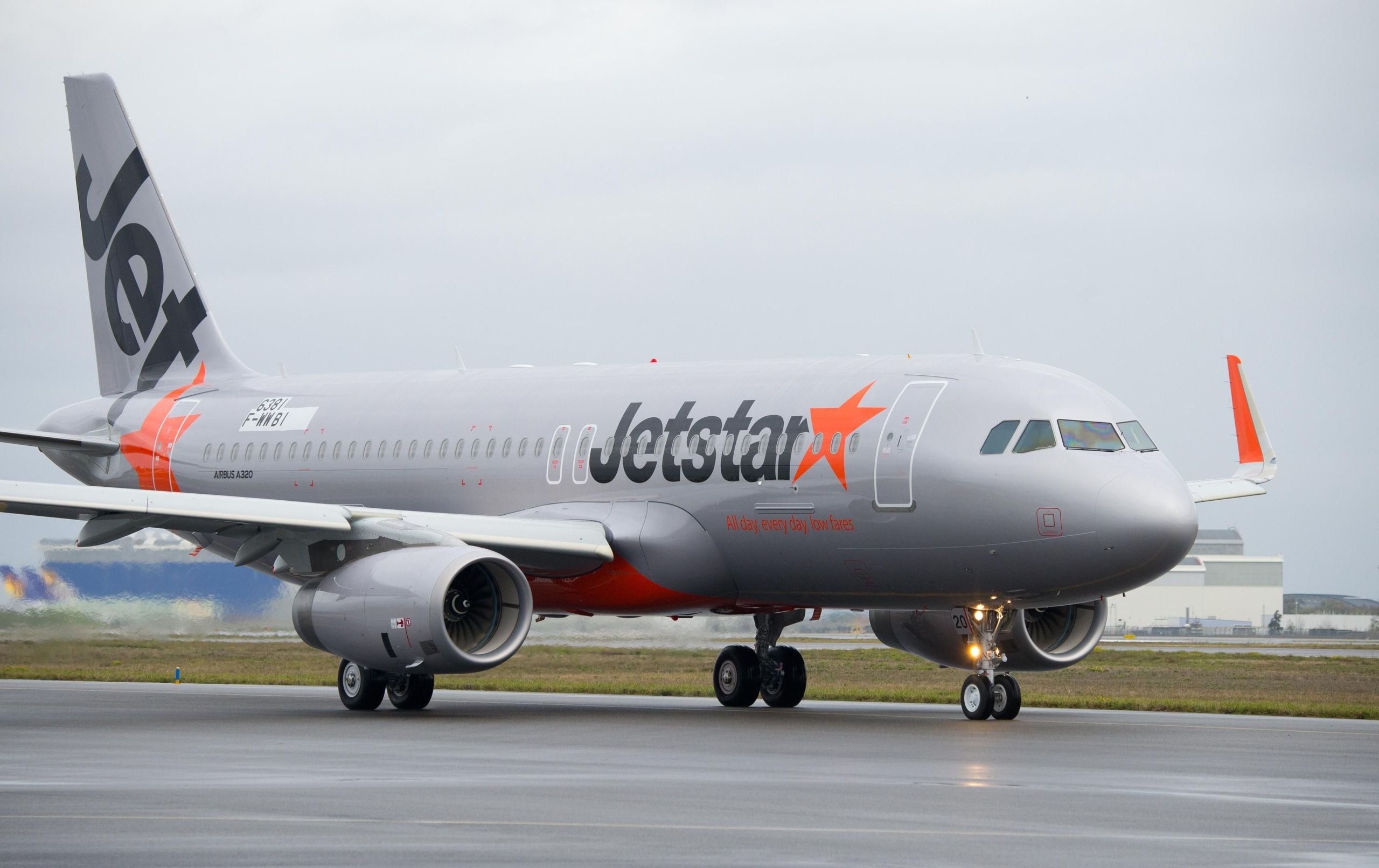 Bombardier Challenger Pilots Lost Both Engines Before Crash Landing On ...