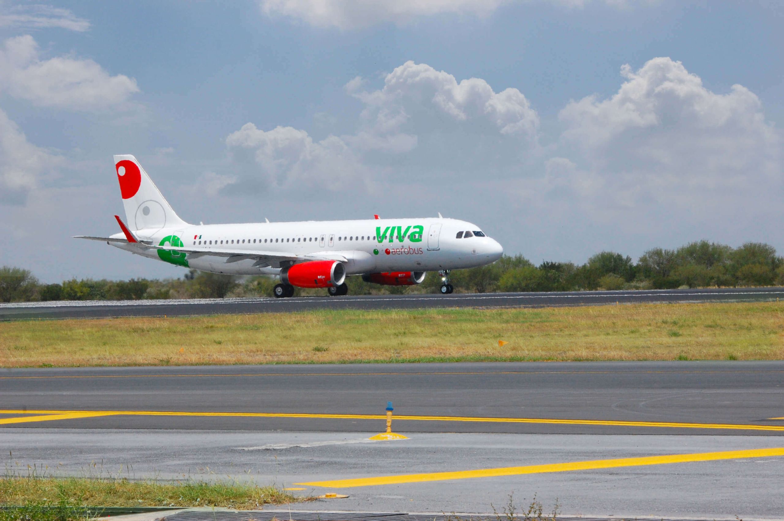 Viva Aerobus Airbus A320 Returns To Airport After Engine Failure