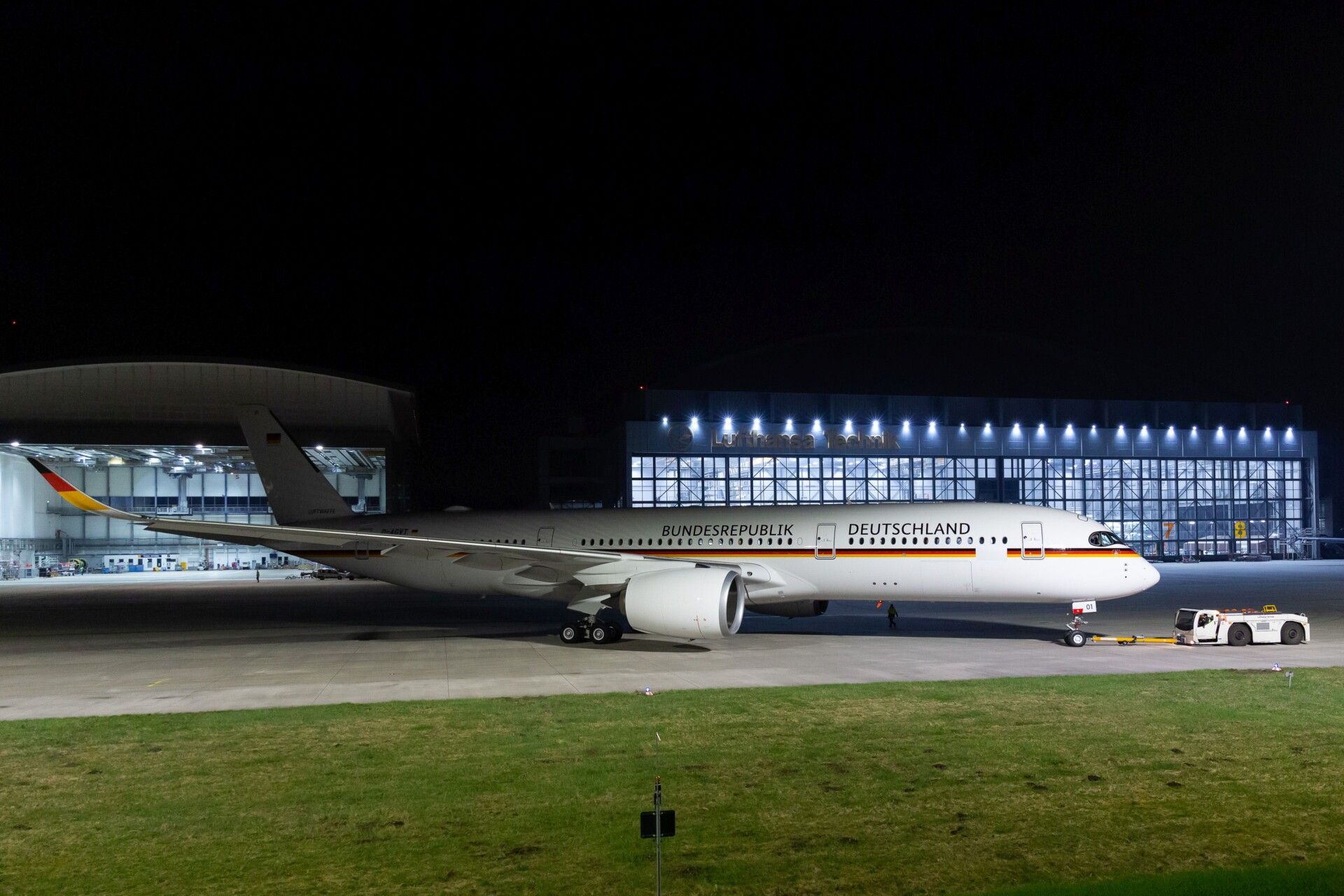Three's A Crowd: German Government's Last A350 Takes Flight