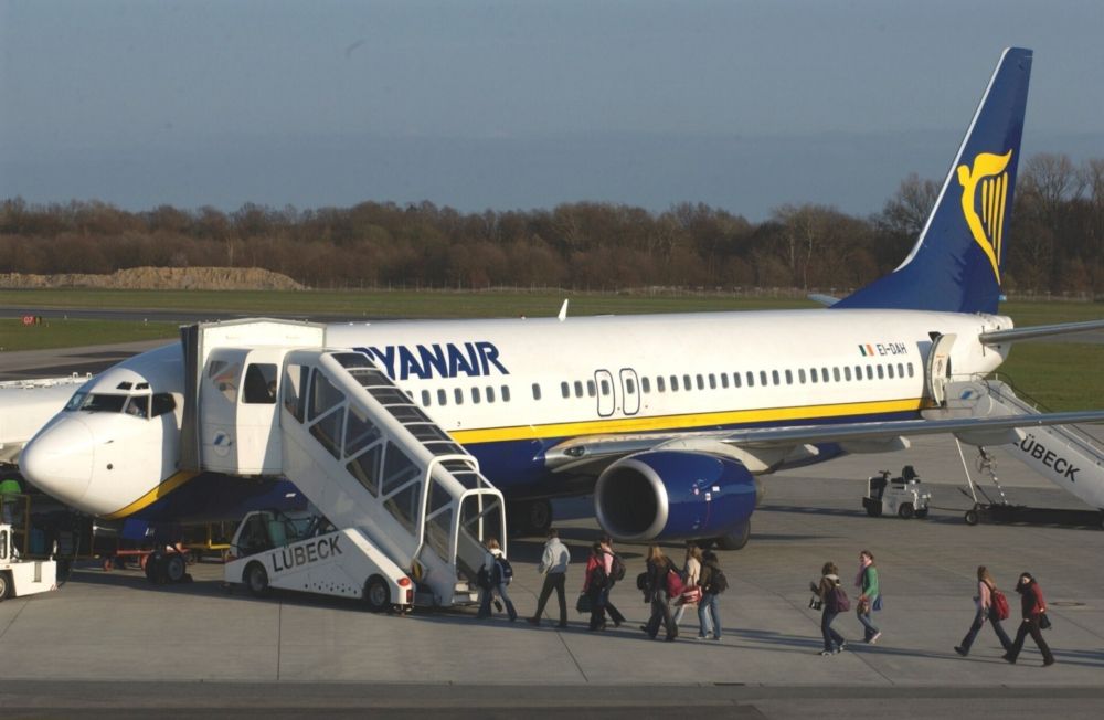 How Are Jet Bridges Attached To Aircraft?