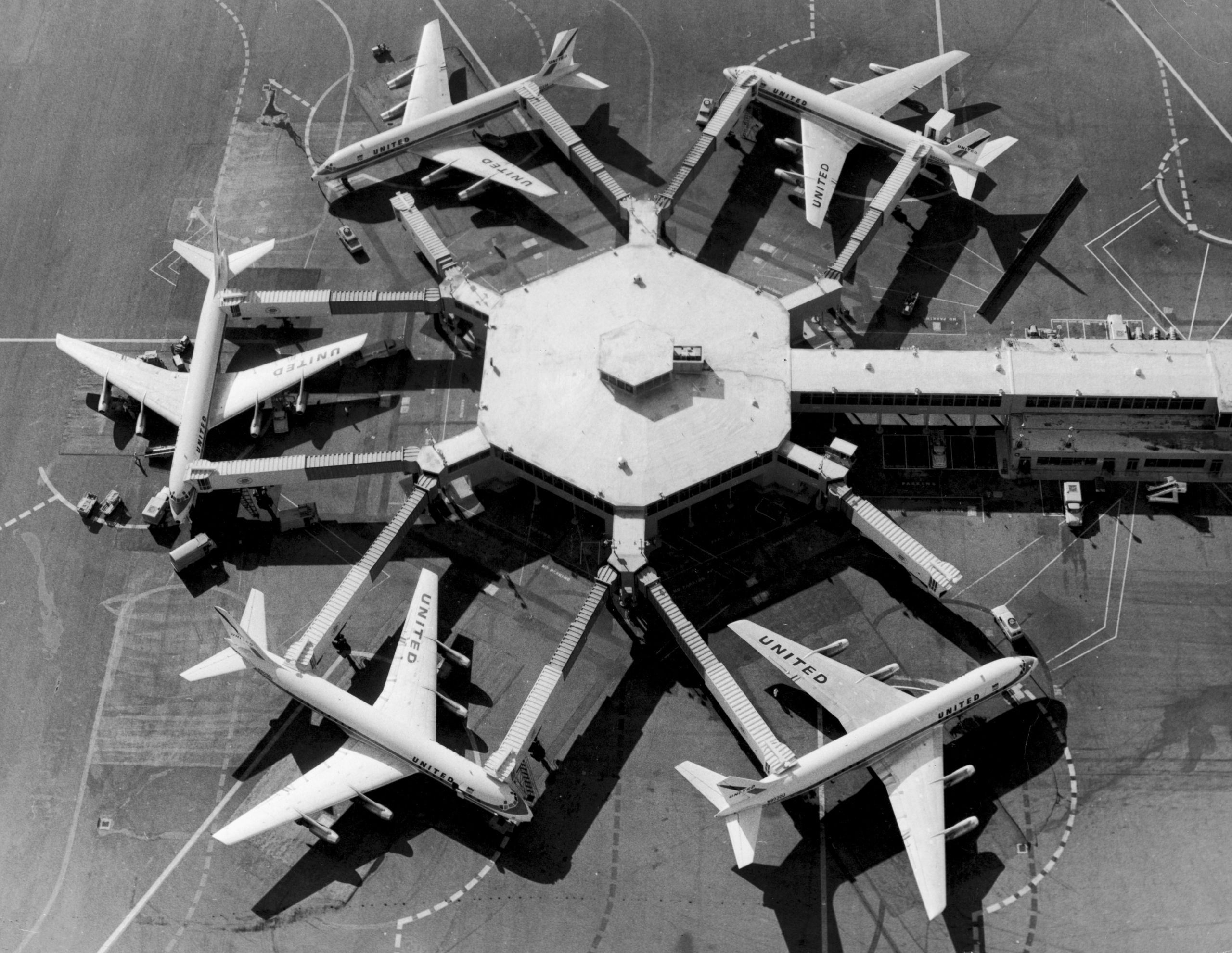 When Delta And United Introduced The Douglas DC-8 On The Same Day