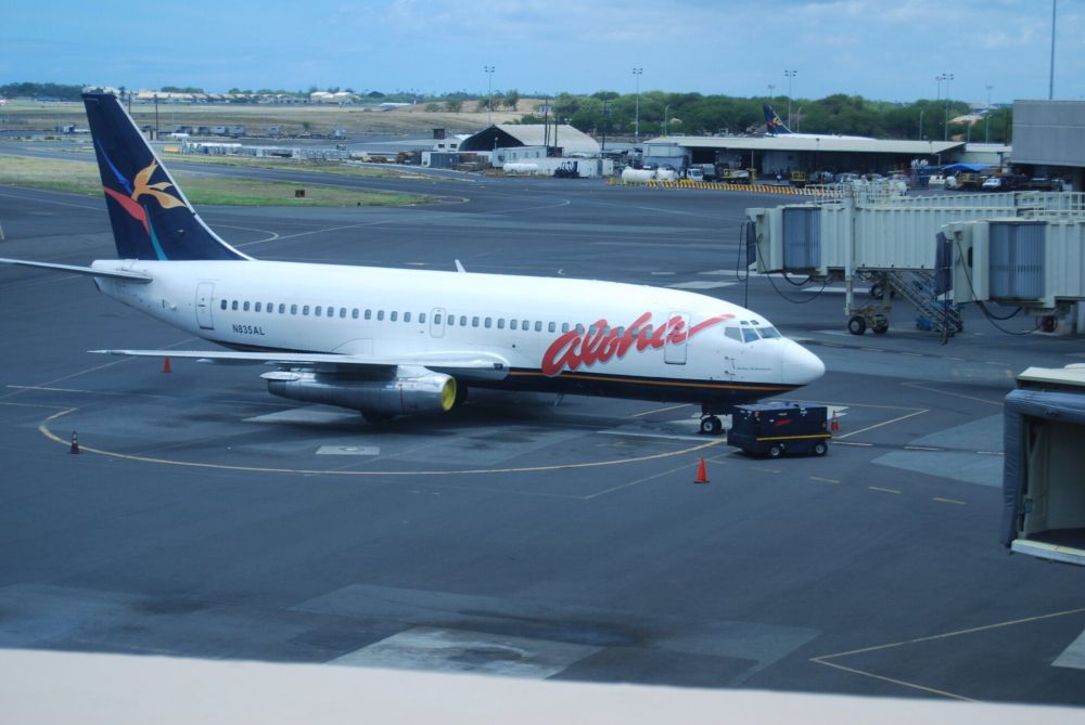 Aloha Flight 243: How A 737 Landed Safely After Losing Its Roof