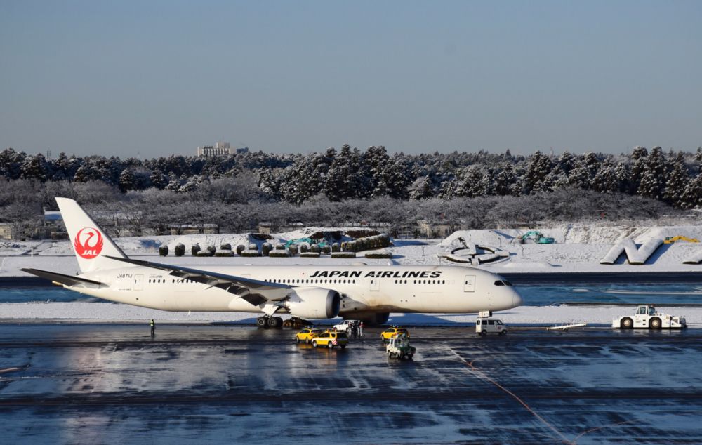 Heavy Snow Prompts Japan Flight Delays And Cancellations