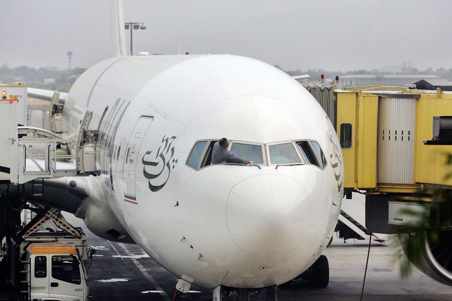 Pakistan Hopes To Resume Pilots License Issuance Next Year