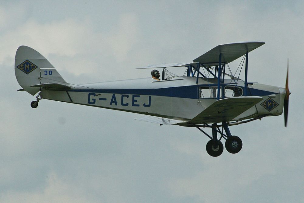 Popular Biplane: 90 Years Of The De Havilland Fox Moth