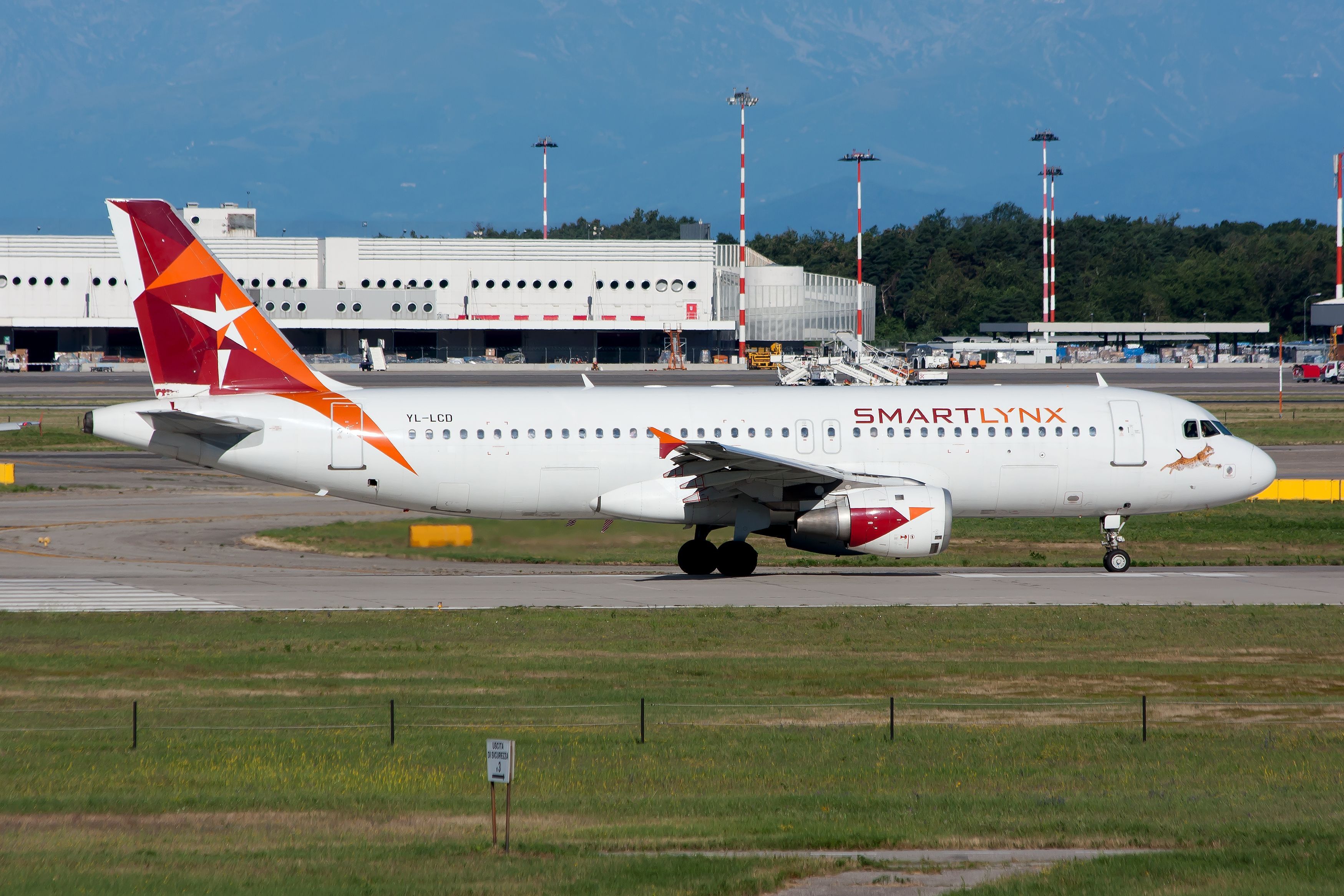 SmartLynx Eyes Cargo With Converted A321 Freighter Order