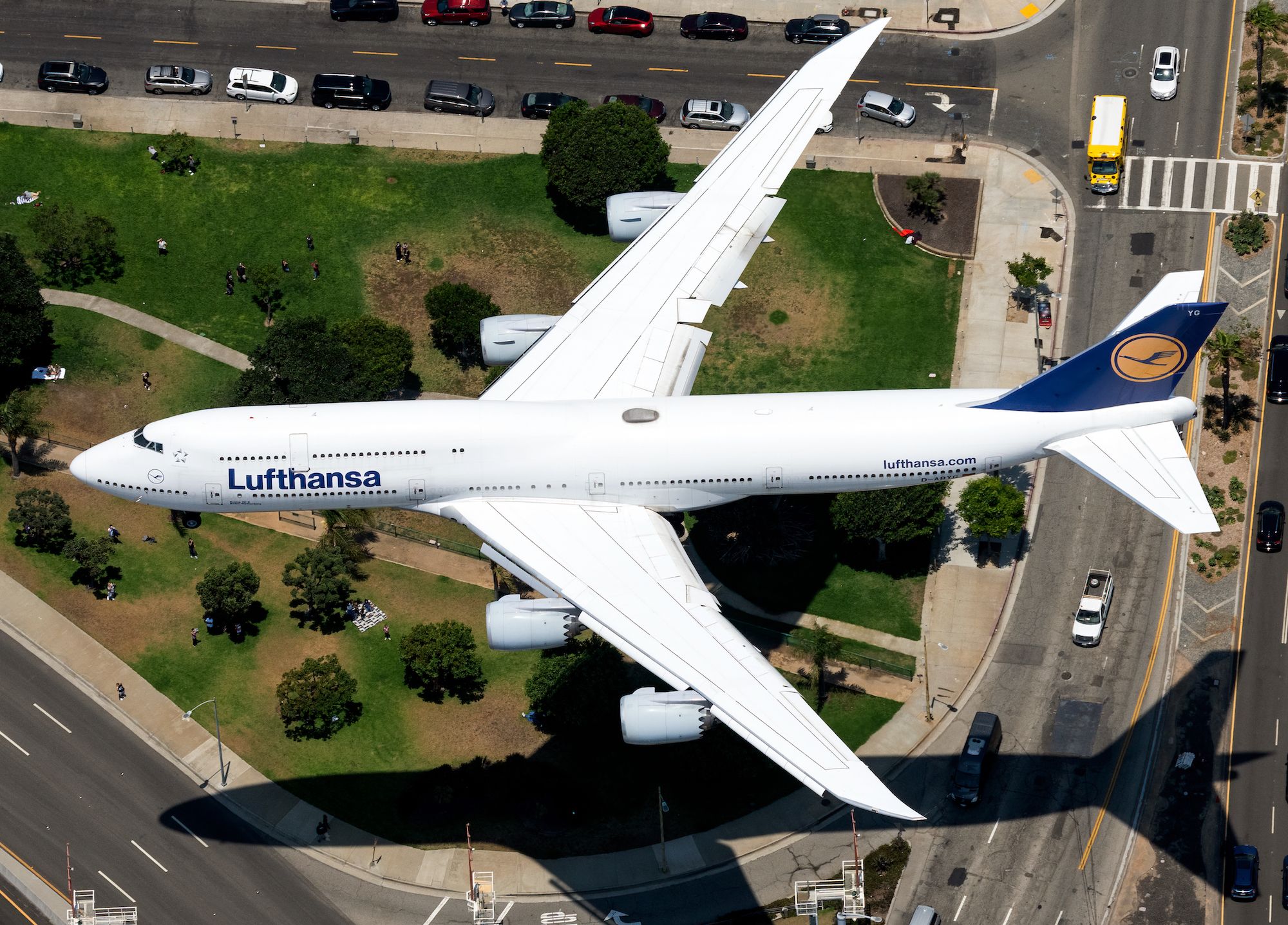 What Is The Shortest Runway A Boeing 747 Can Land On?