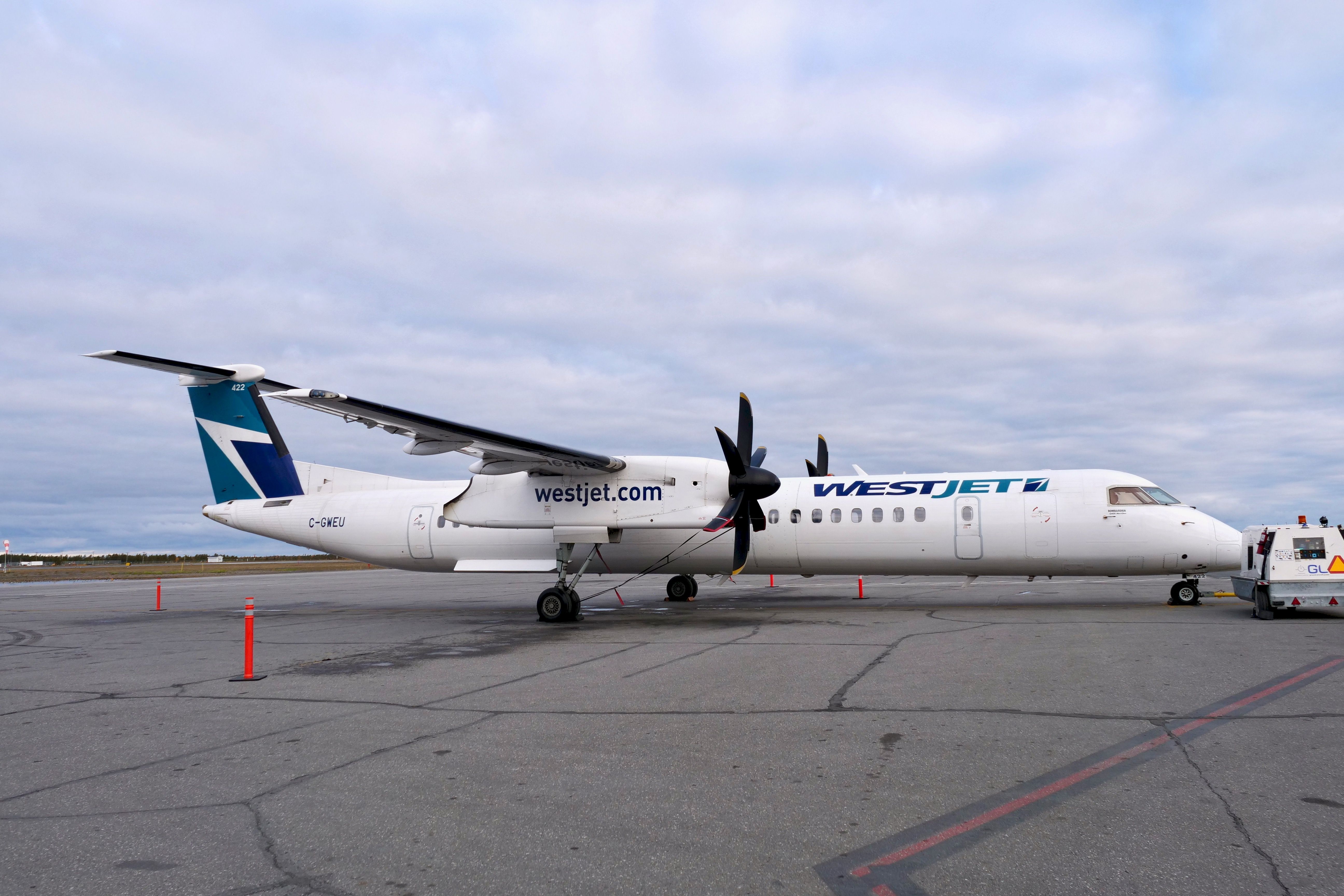 WestJet Launches Q400 Flights Between Calgary & Terrace