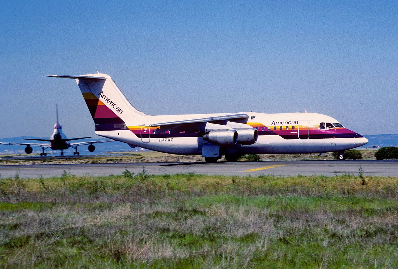 A Look At Why American Airlines Briefly Operated Classic Boeing 737s And The British Aerospace 146