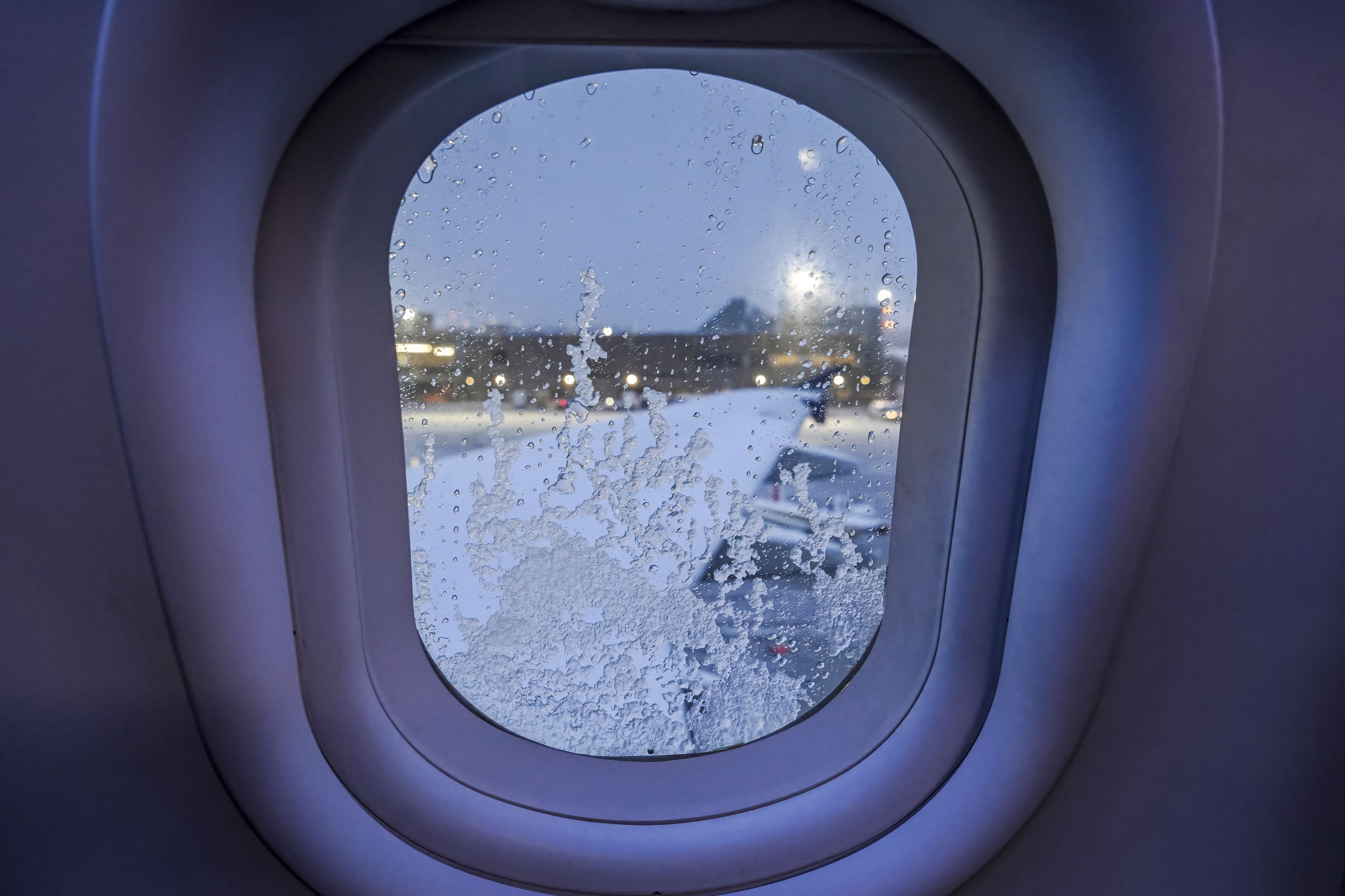 Why Aircraft Have Small, Round Windows
