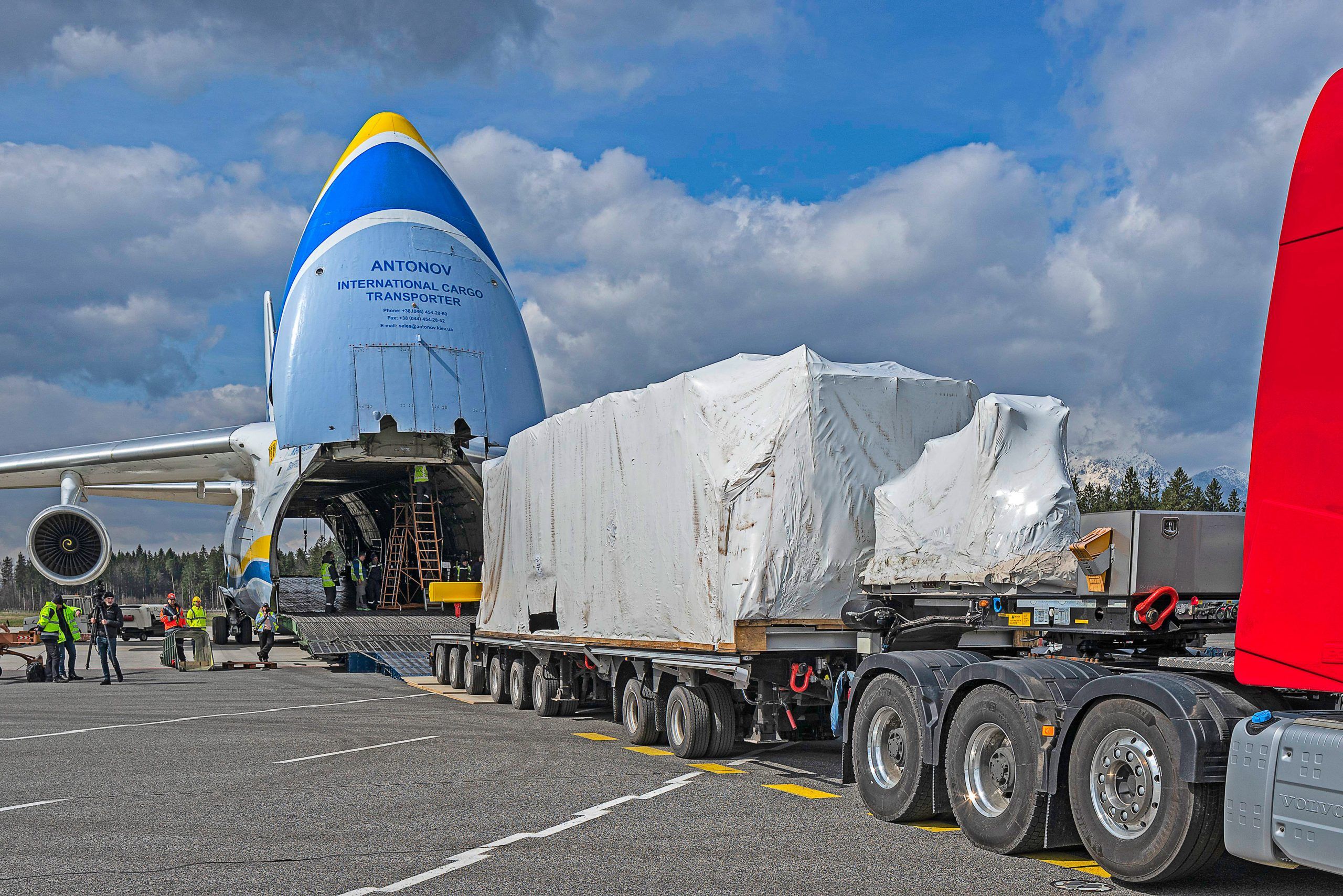 Antonov Carries A Generator To Nigeria Across Three An-124 Flights