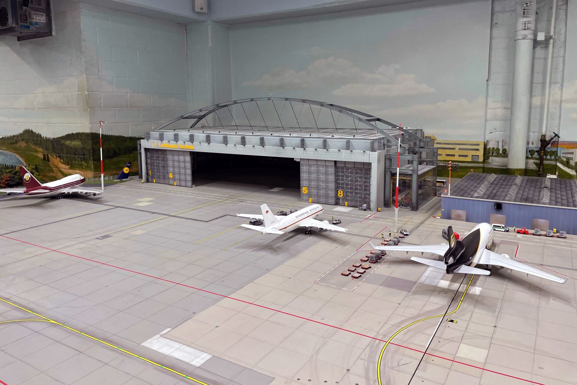 Where Are Lufthansa Technik's Main Maintenance Bases?