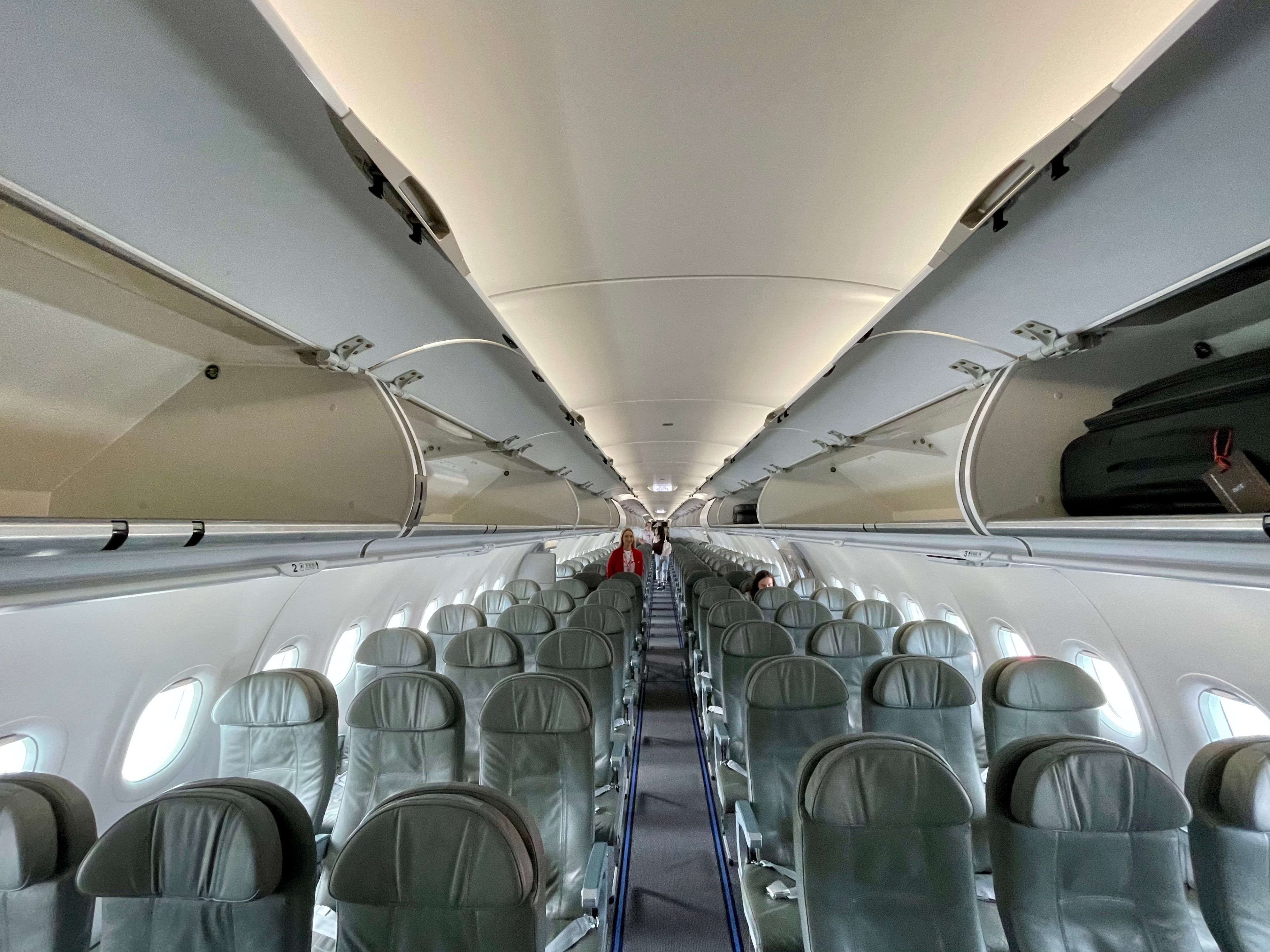Transatlantic Narrowbody: PLAY Airbus A321neo Iceland-New York Flight ...