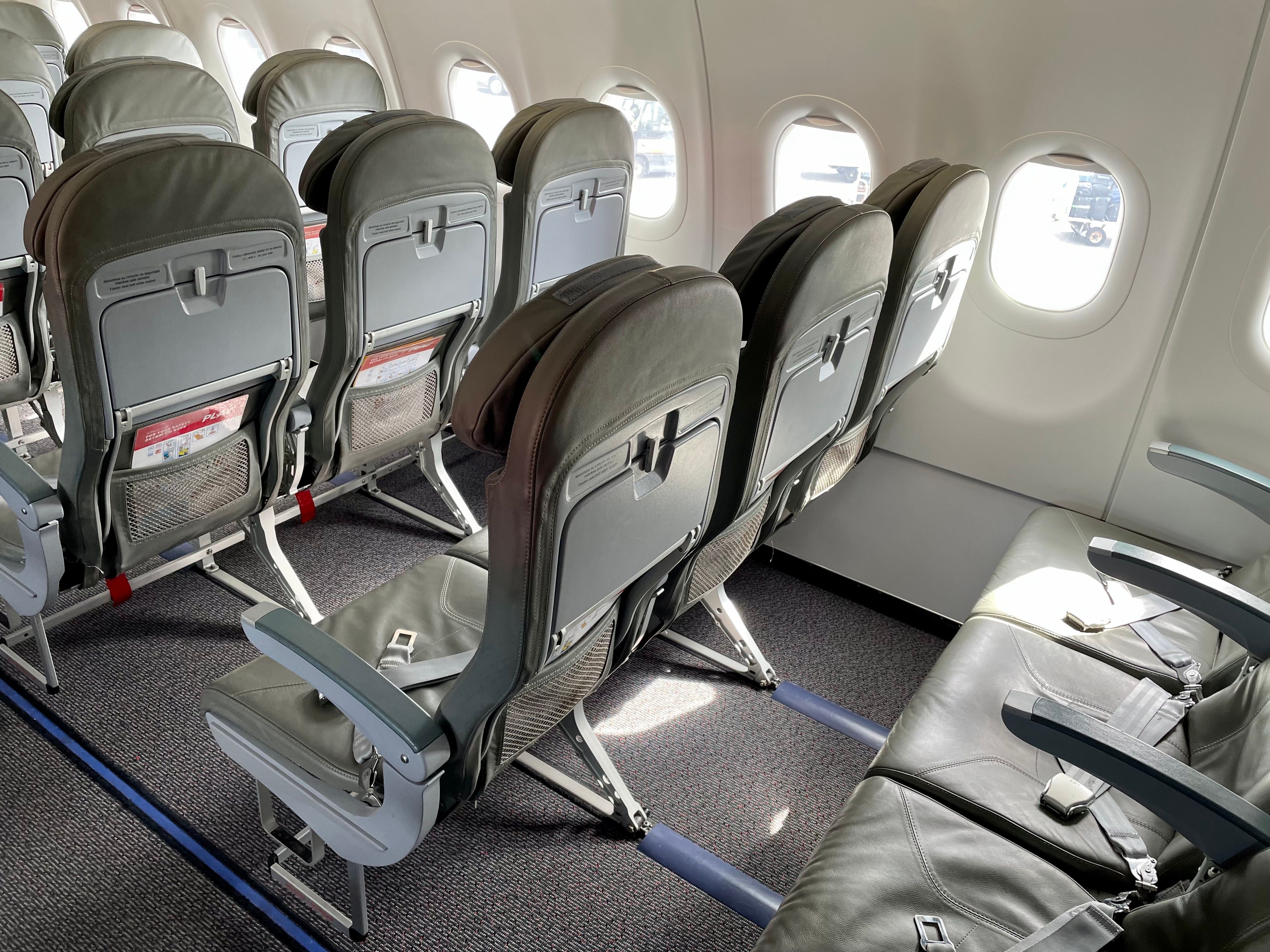 Transatlantic Narrowbody: PLAY Airbus A321neo Iceland-New York Flight ...