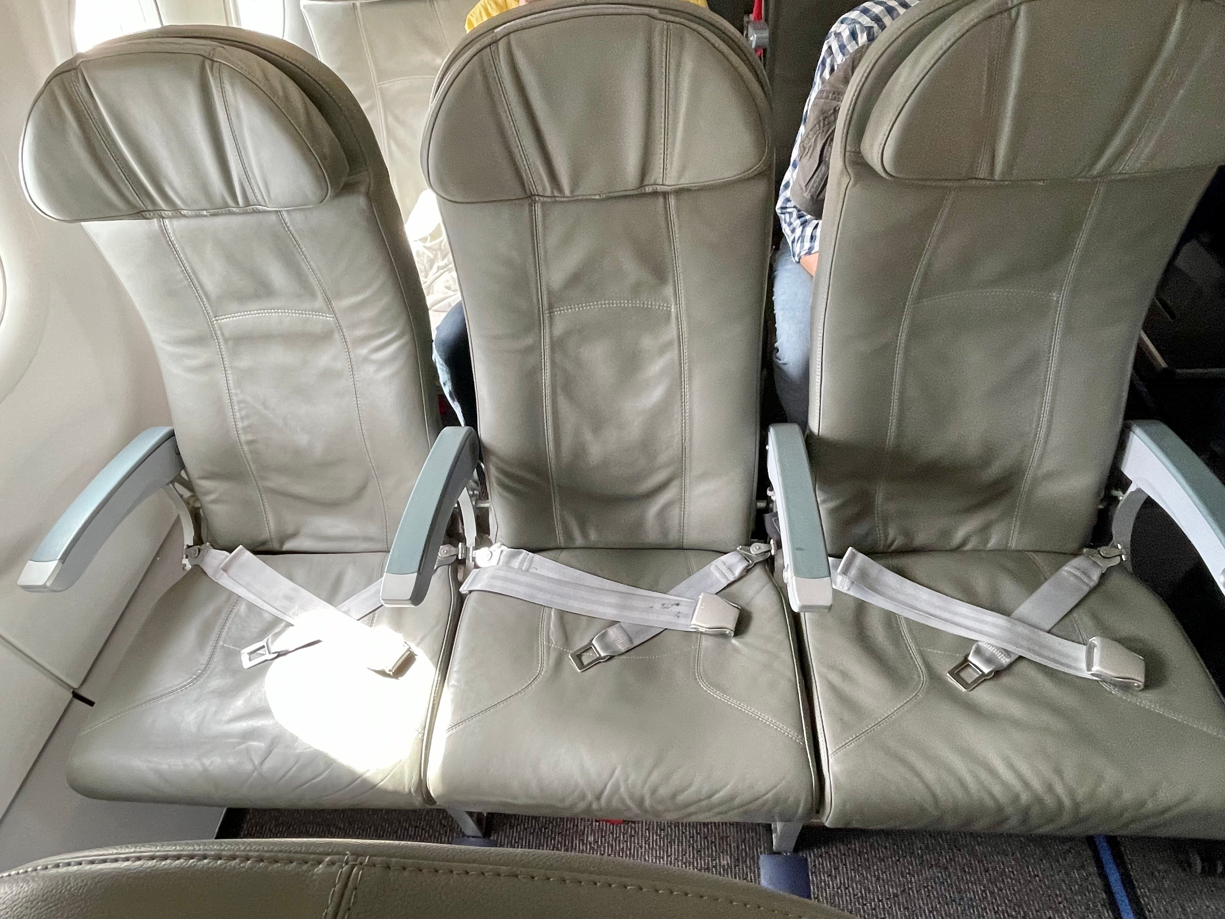 Transatlantic Narrowbody: PLAY Airbus A321neo Iceland-New York Flight ...