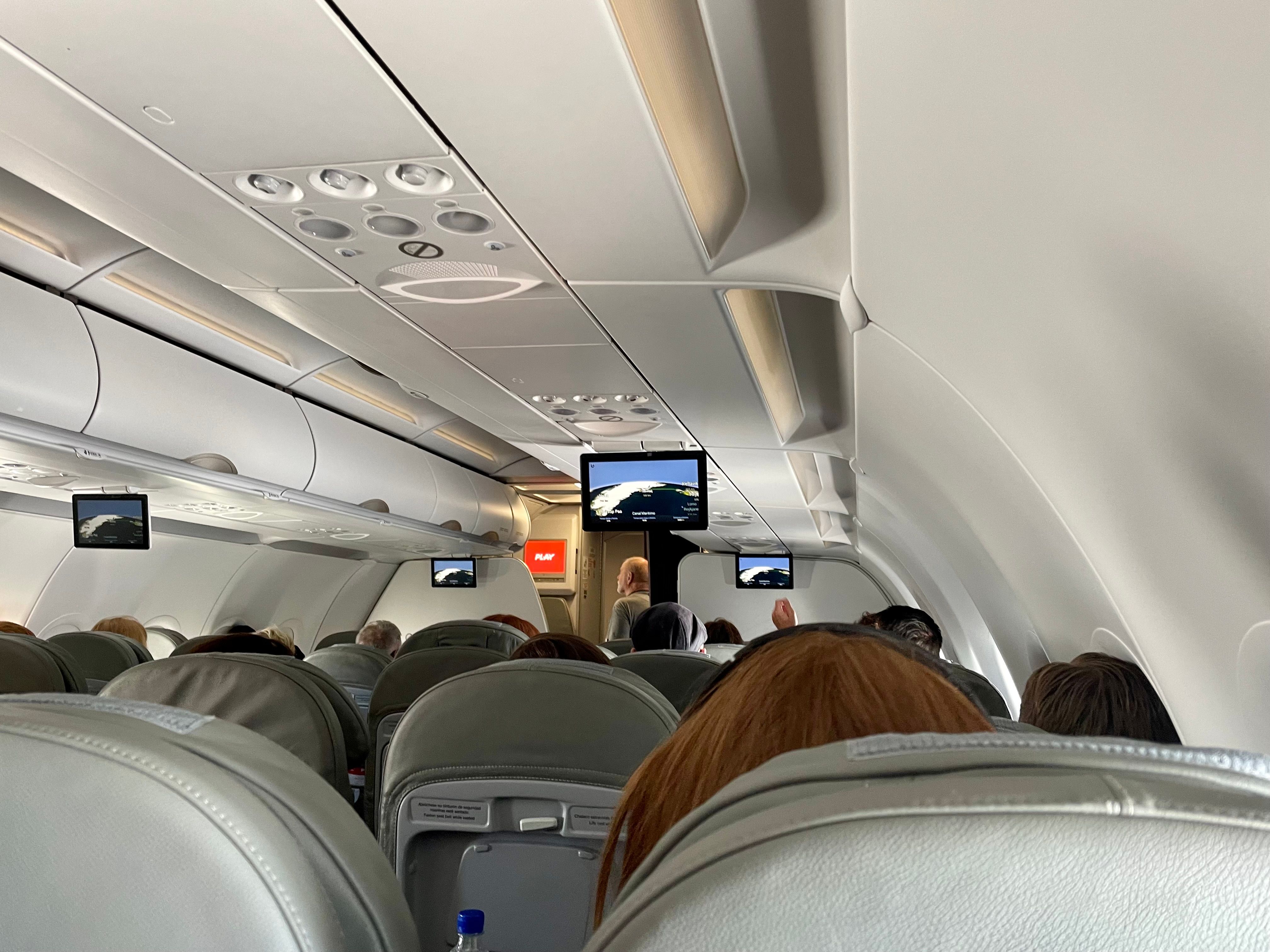 Transatlantic Narrowbody: PLAY Airbus A321neo Iceland-New York Flight ...