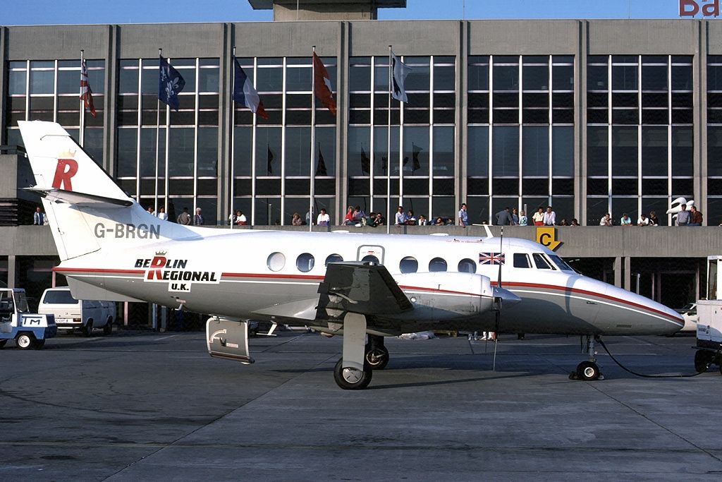 Which Aircraft Designs Feature Cruciform Tails?