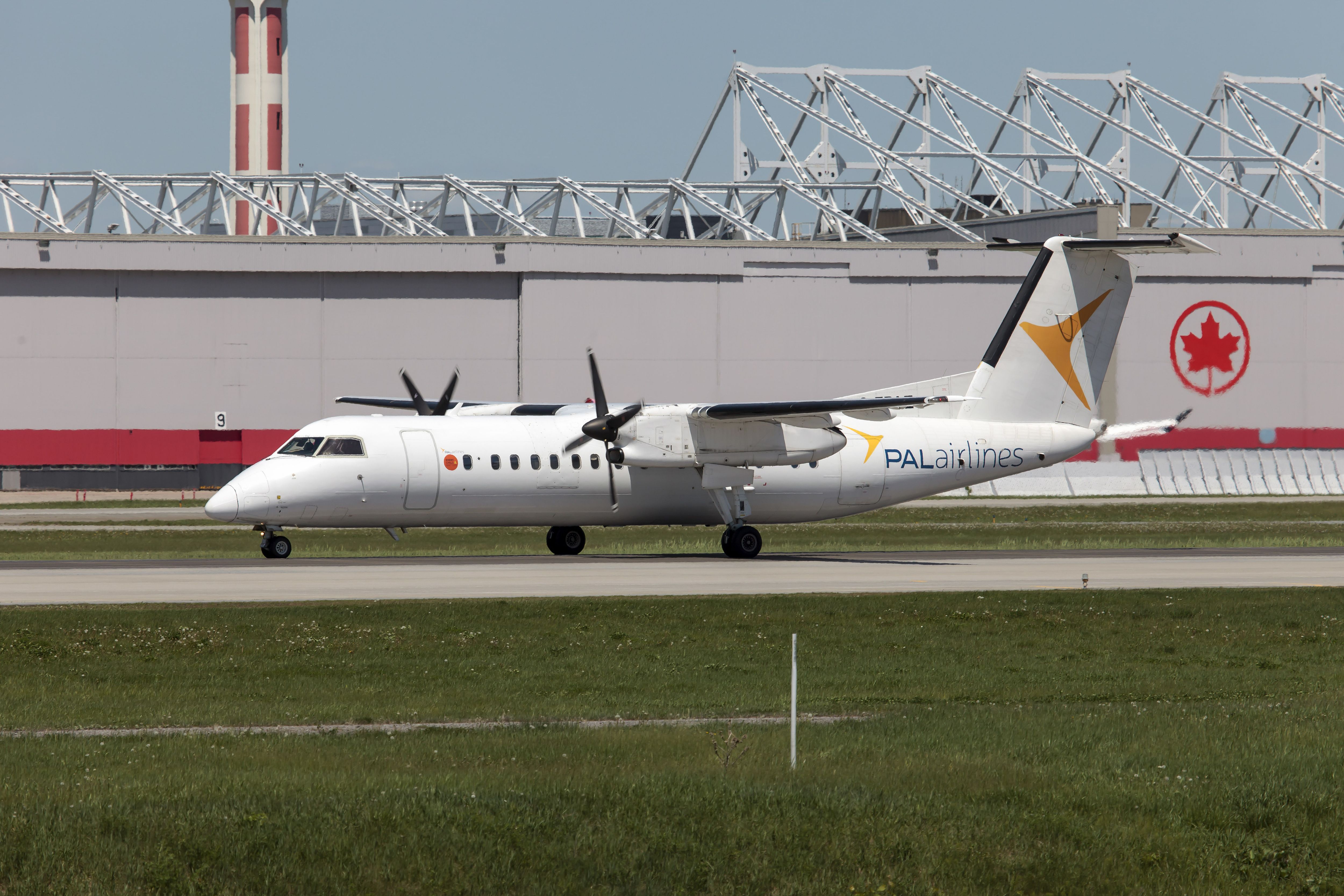 39 Years Ago: The De Havilland Canada Dash 8 Makes Its 1st Flight