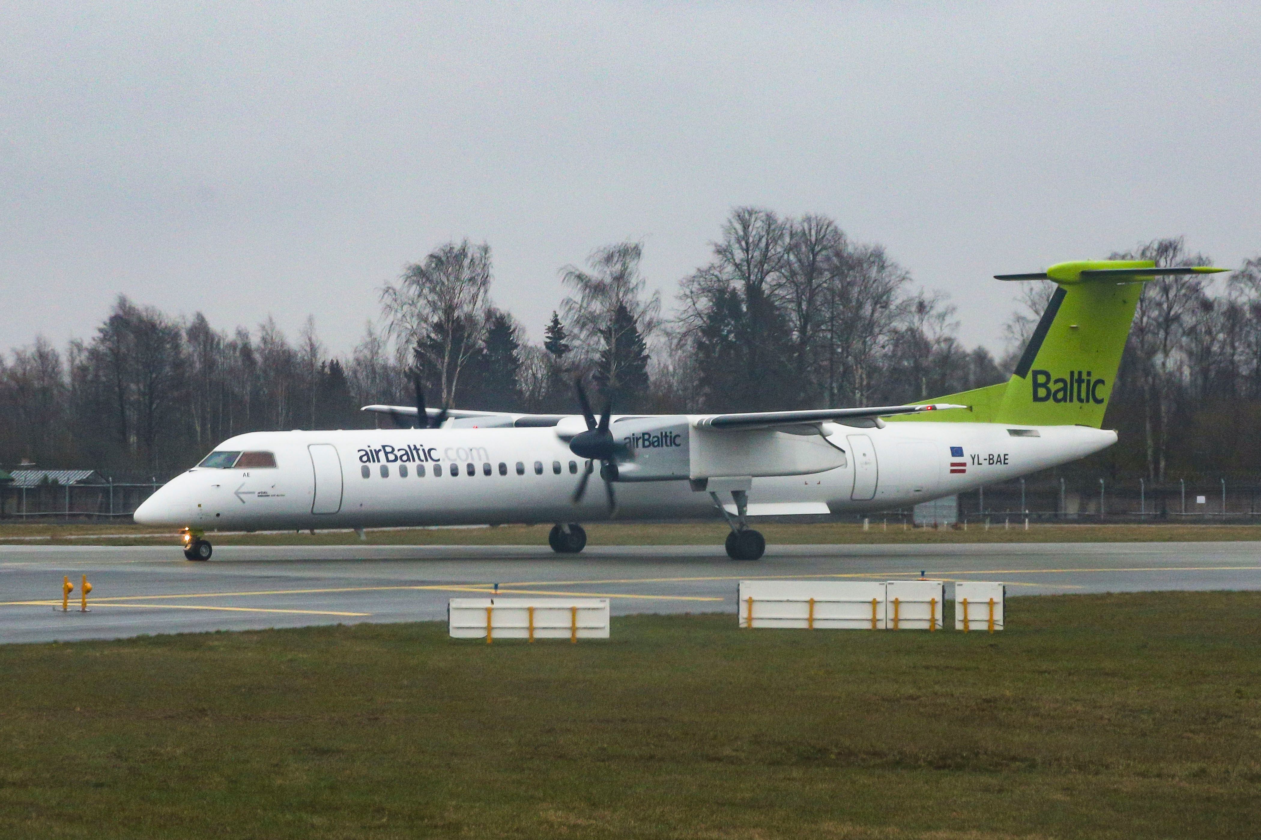 airBaltic Begins Returning Dash 8 Turboprops To Their Lessor