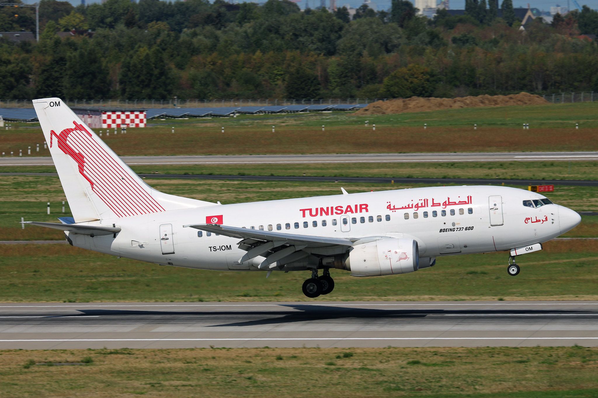 The 737NG Family's Smallest Variant: Which Airlines Fly The Boeing 737-600?