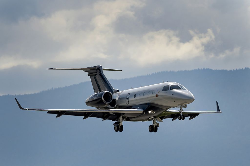 Which Variants Make Up The Embraer Legacy Private Jet Series?